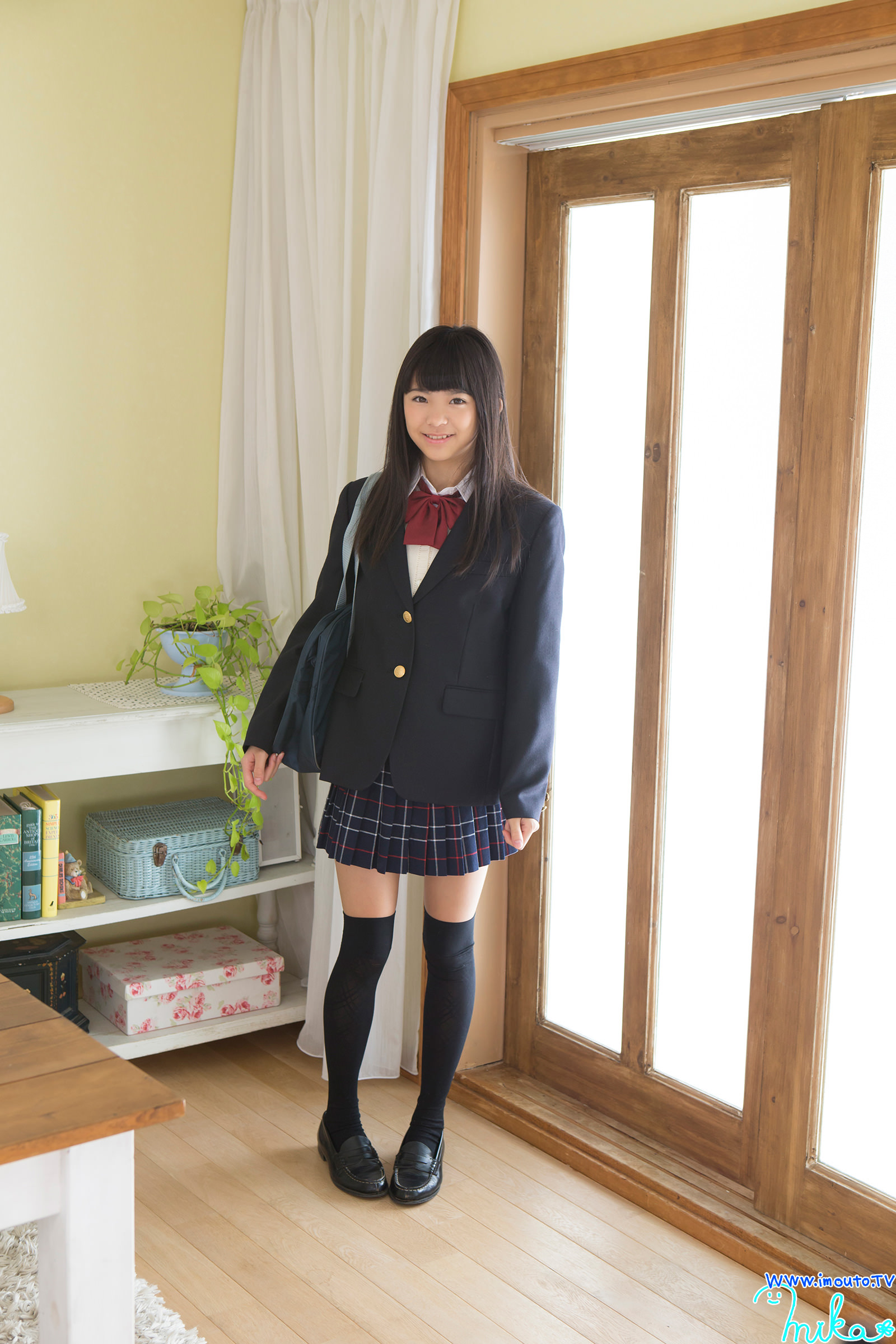 久川美佳の白ハイソックスとニーハイな制服画像 Free Hot Nude Porn Pic Gallery