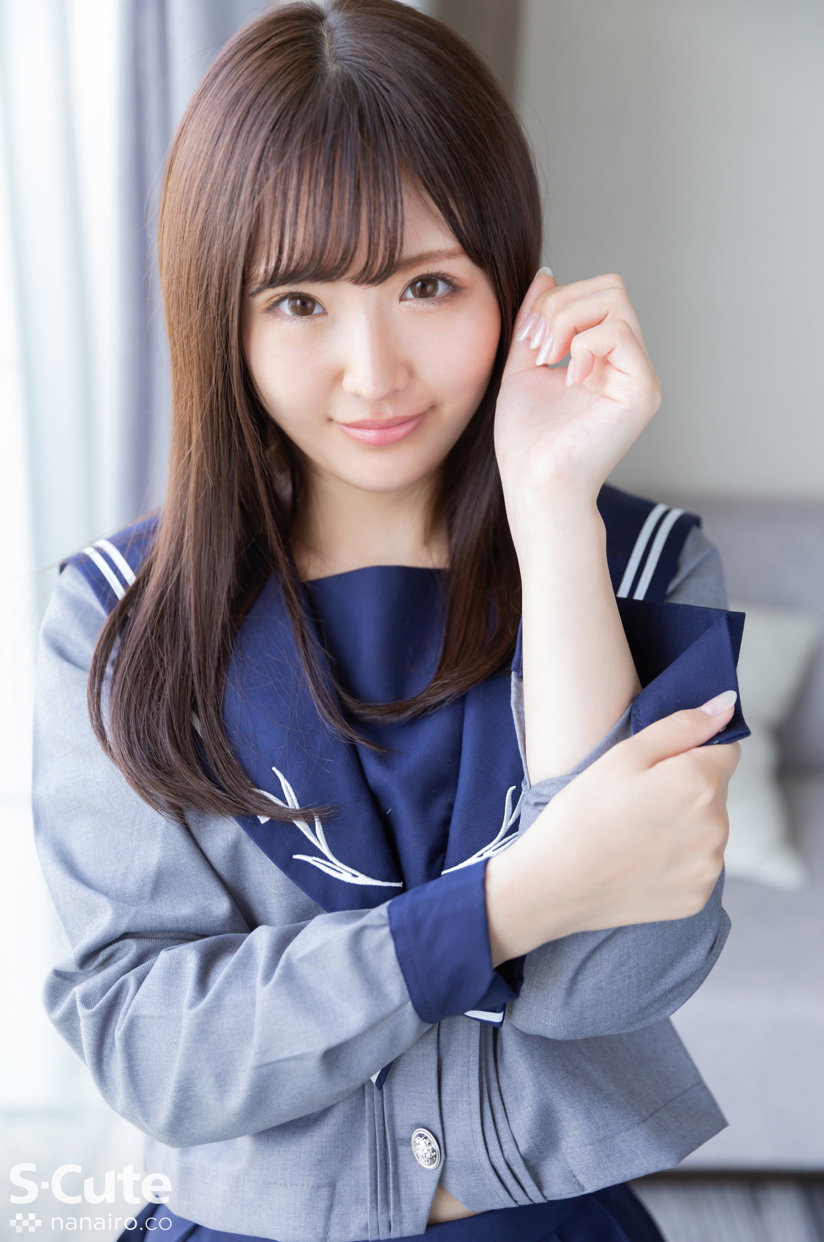 里仲ゆい 初々しさを感じさせるセーラー服エッチ