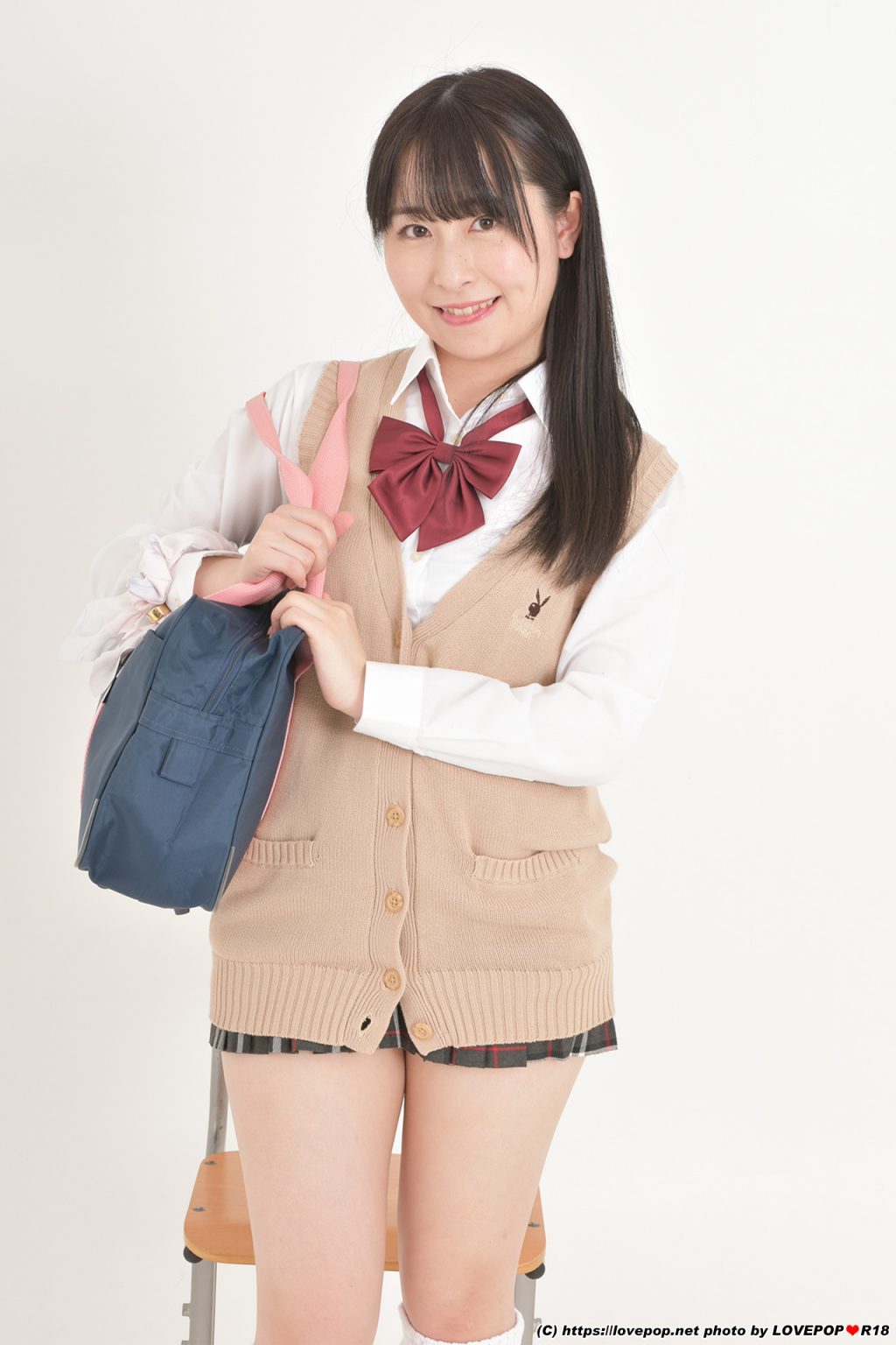 成田つむぎ 挑発パンチラしまくりなJK制服画像 | 女子校生制服フェティシズム