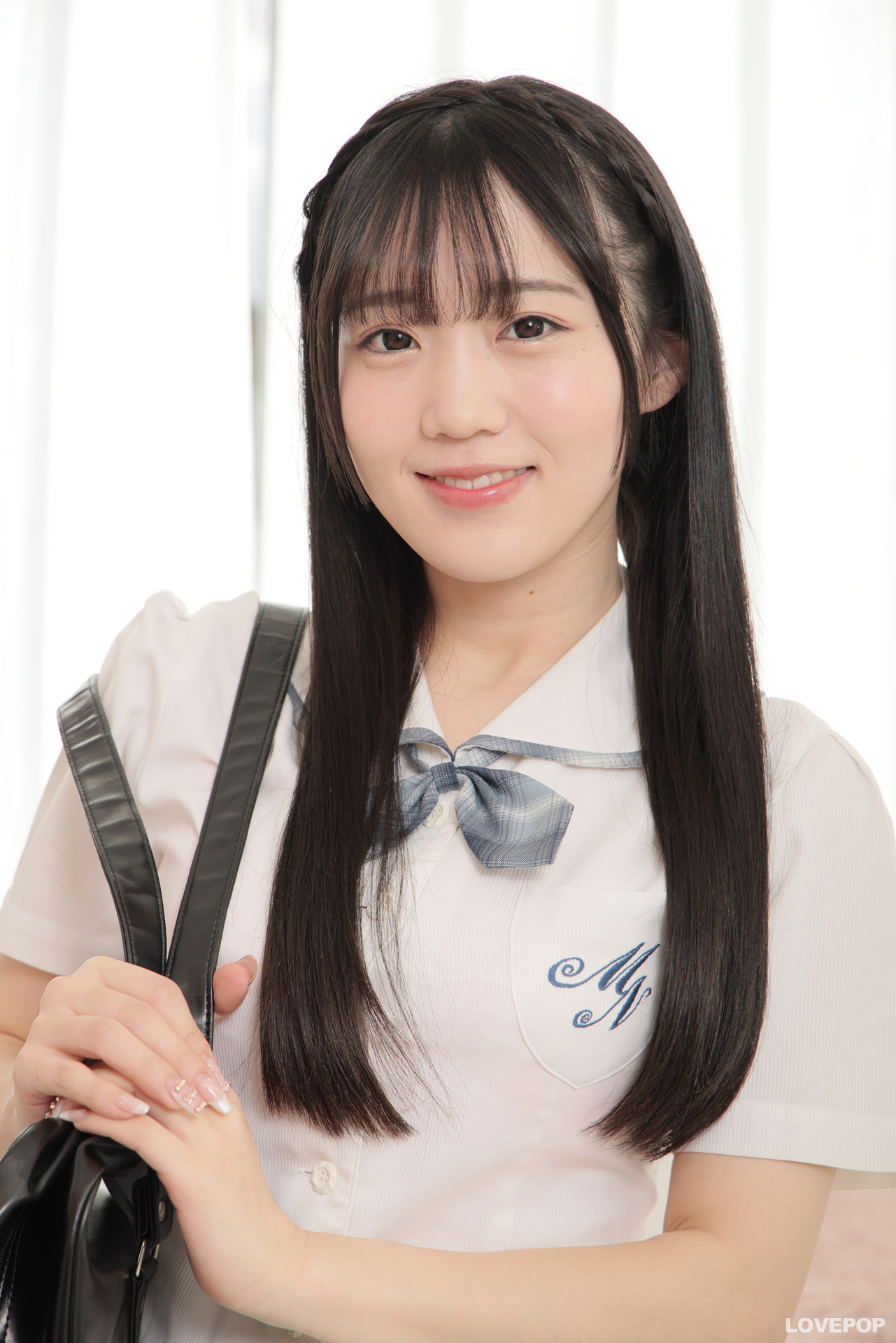 有馬美玖 紺色ハイソックスなプリスカ制服画像 | 女子校生制服フェティシズム